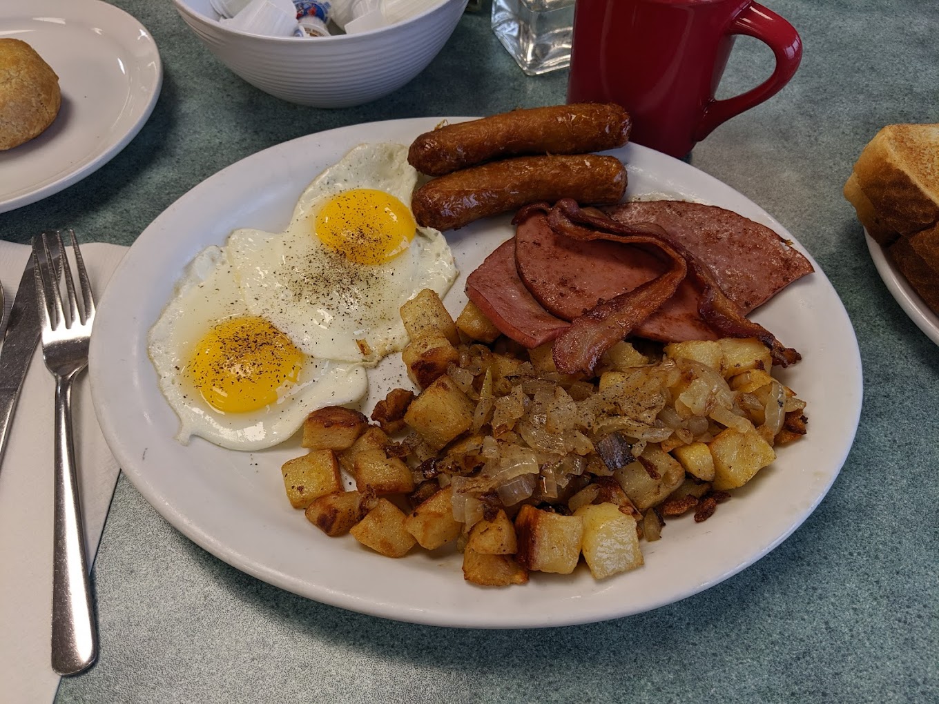 Casual, Cozy And Comfort Food Since 1997 | Broadway Diner Timmins
